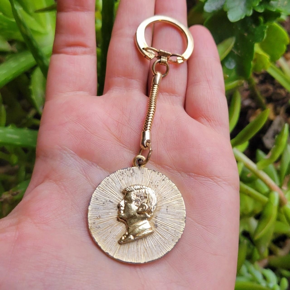 *Rare* Vintage Lest We Forget John F. Kennedy Keychain - Gem
